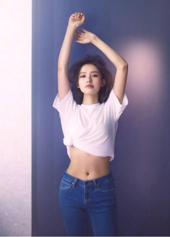 In order to play "Mermaid", Lin Yun hastened into the butterfly stroke ...