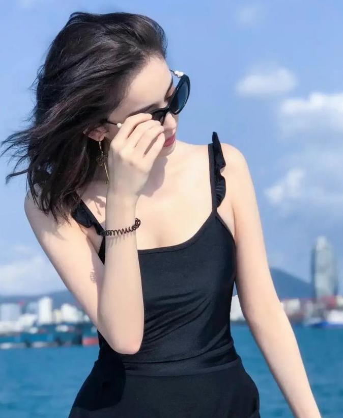 Netizens watched the photos of Guli Nazha's swimsuit, and they were so ...