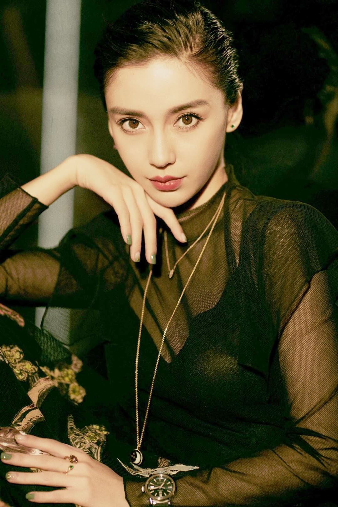 Star mobile wallpaper: Yang Ying, do you like it? - iNEWS