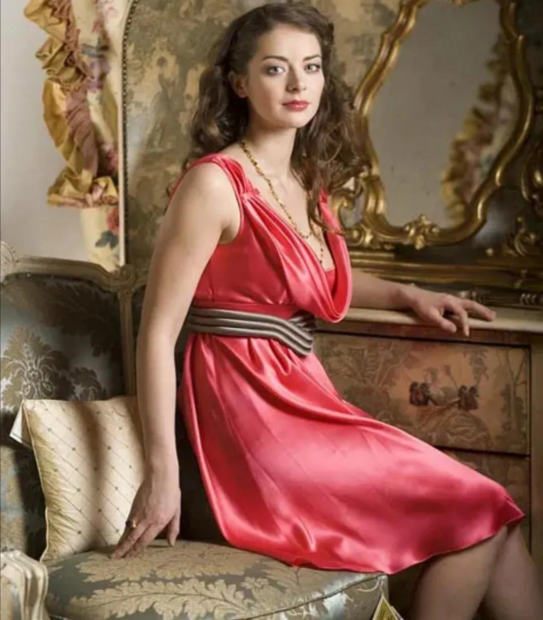 Russian actress-Marina Alexandrova - iMedia