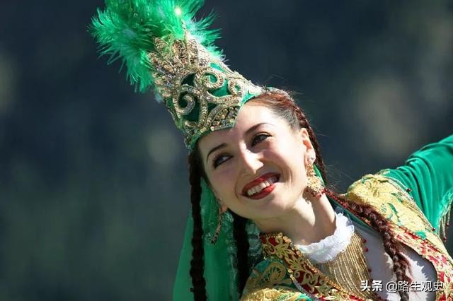 There is a good place in Xinjiang called Kazanqi, where the girls are ...