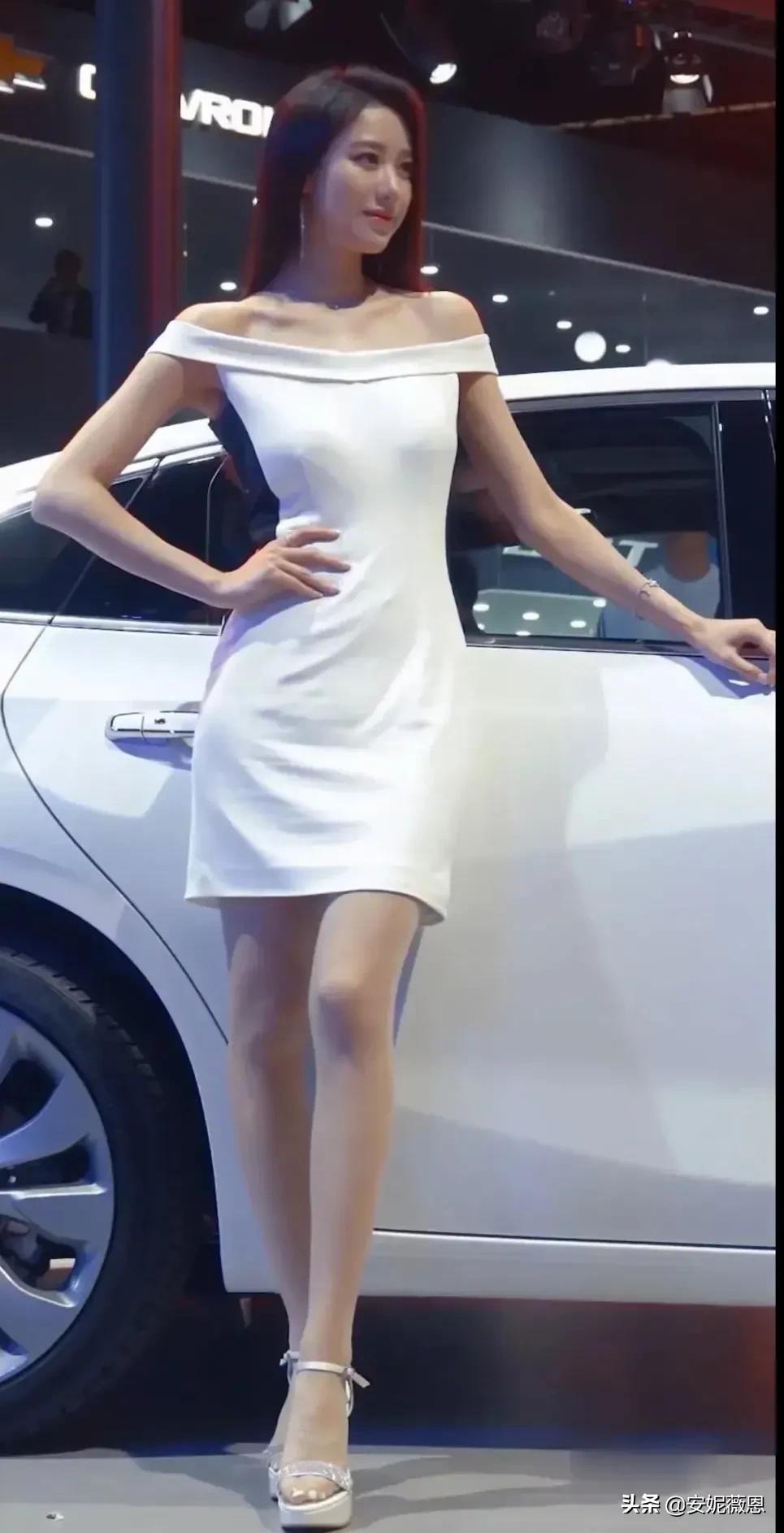 Beautiful Models in Auto Show Season 3 - iMedia