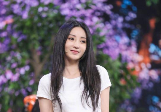 Also famous for being sexy, Liu Yan has successfully transformed, and ...