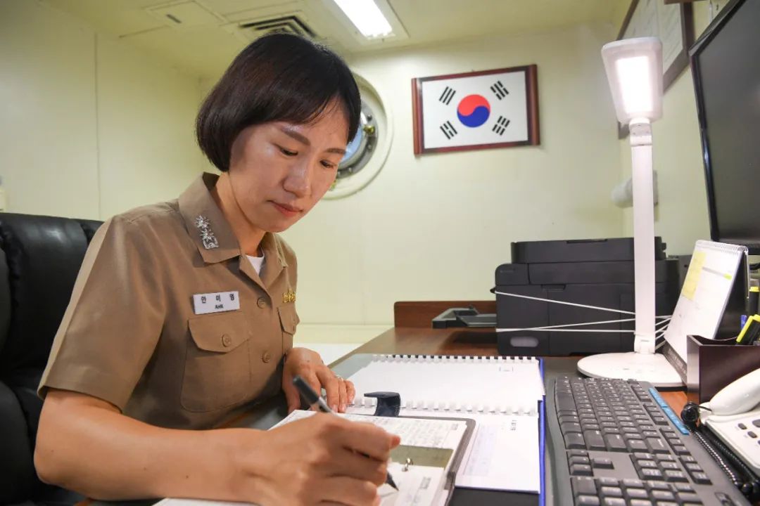 The first female captain of the South Korean Navy, is expected to ...