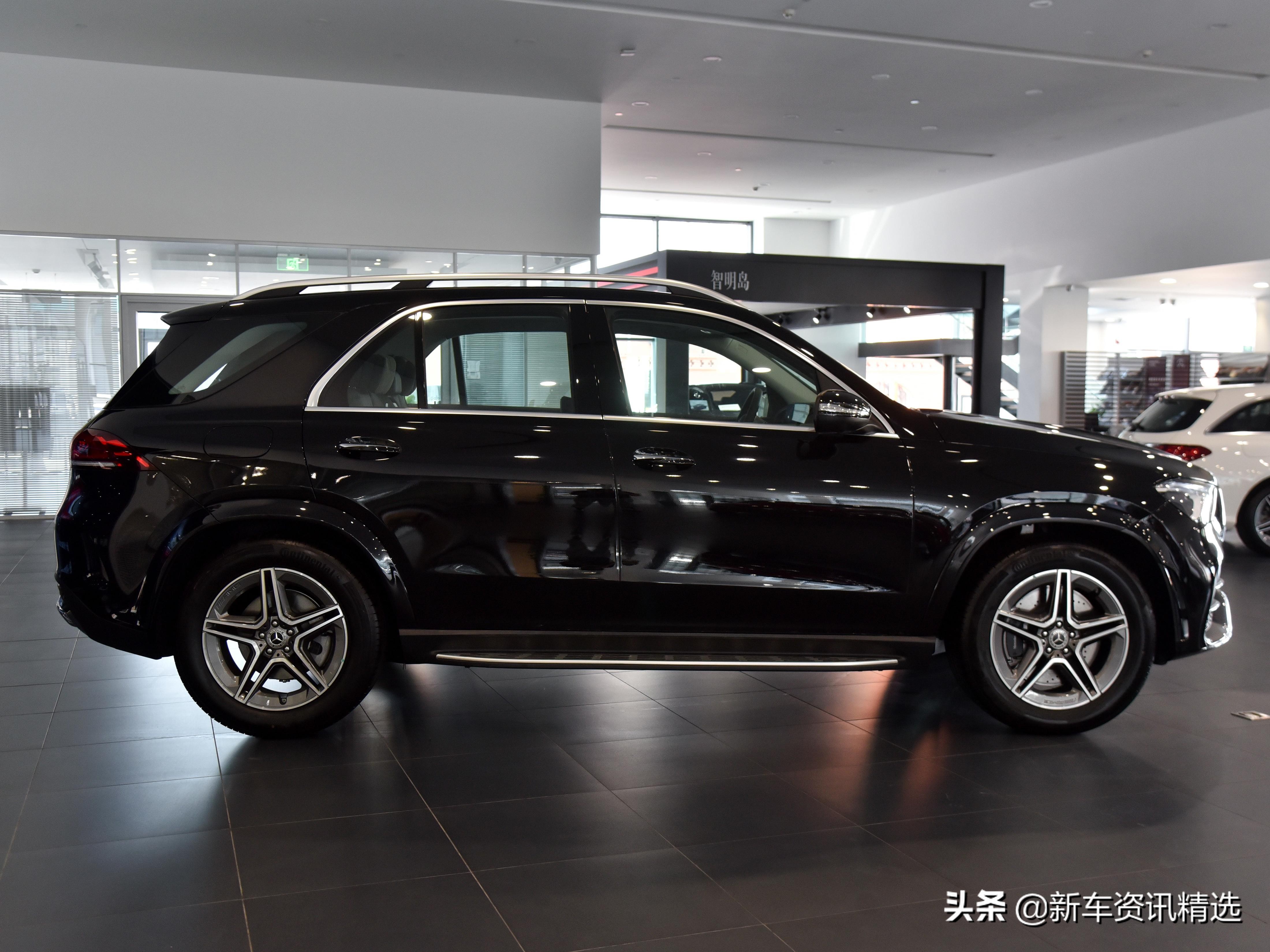 6-cylinder supercharged large size, imported luxury high-end SUV, big ...