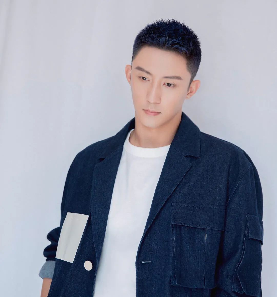 Little gossip, Zhou Dongyu, Fan Chengcheng, Wu Lei, Huang Jingyu - iNEWS