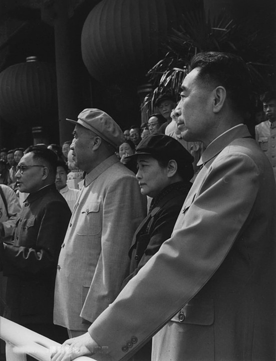 The precious group photo of Deng Xiaoping and the ten major marshals ...