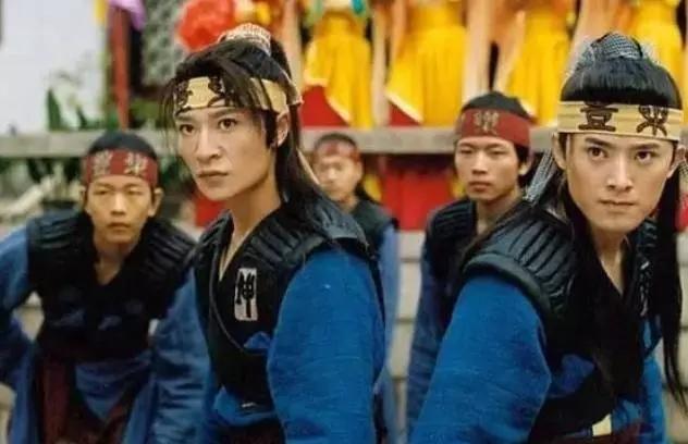 Actor Li Zonghan showed up, his facial muscles were stiff and unnatural ...