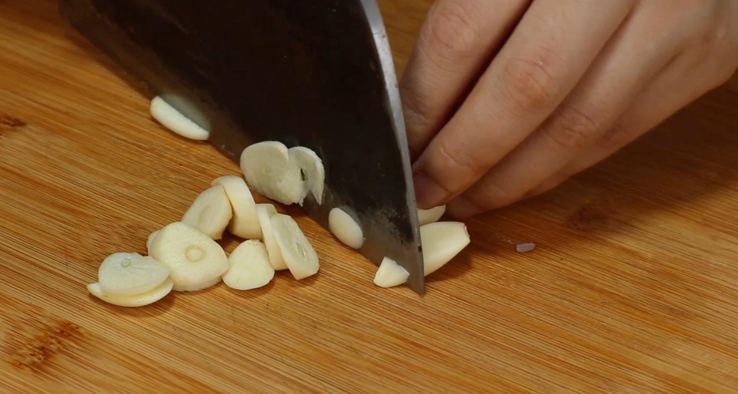 Fried pig blood, many people make mistakes when they come up, teach you ...