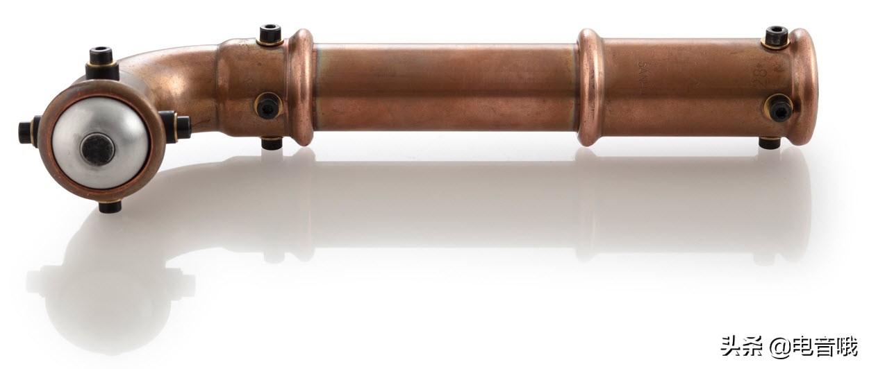Periscope-shaped microphone with built-in compressor Periscope - iNEWS