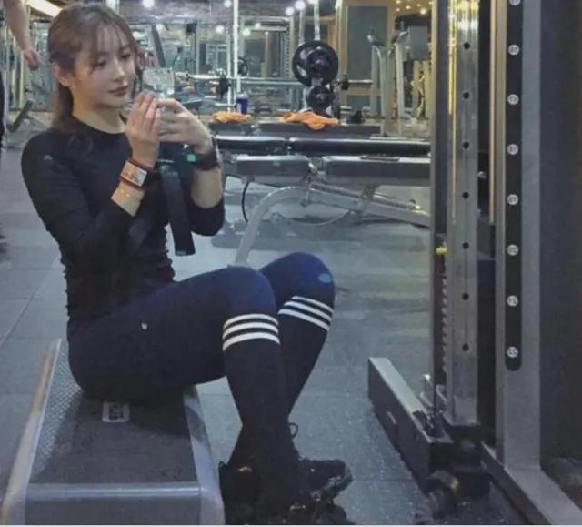 The 25-year-old girl became popular with "Song Hye Kyo" after she hit ...