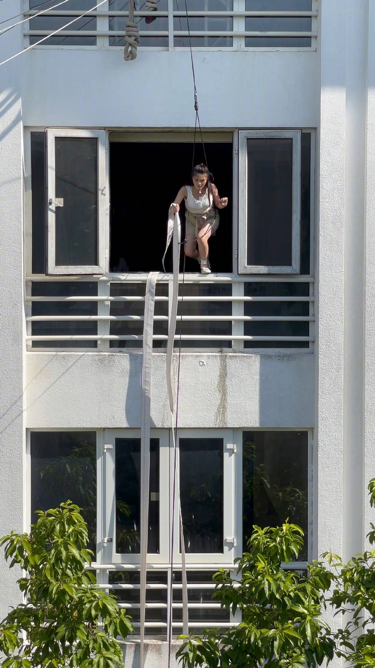 Sister-in-law Xu Dongdong sun daily, Diaoweiya jumped from the third floor without stage fright ...