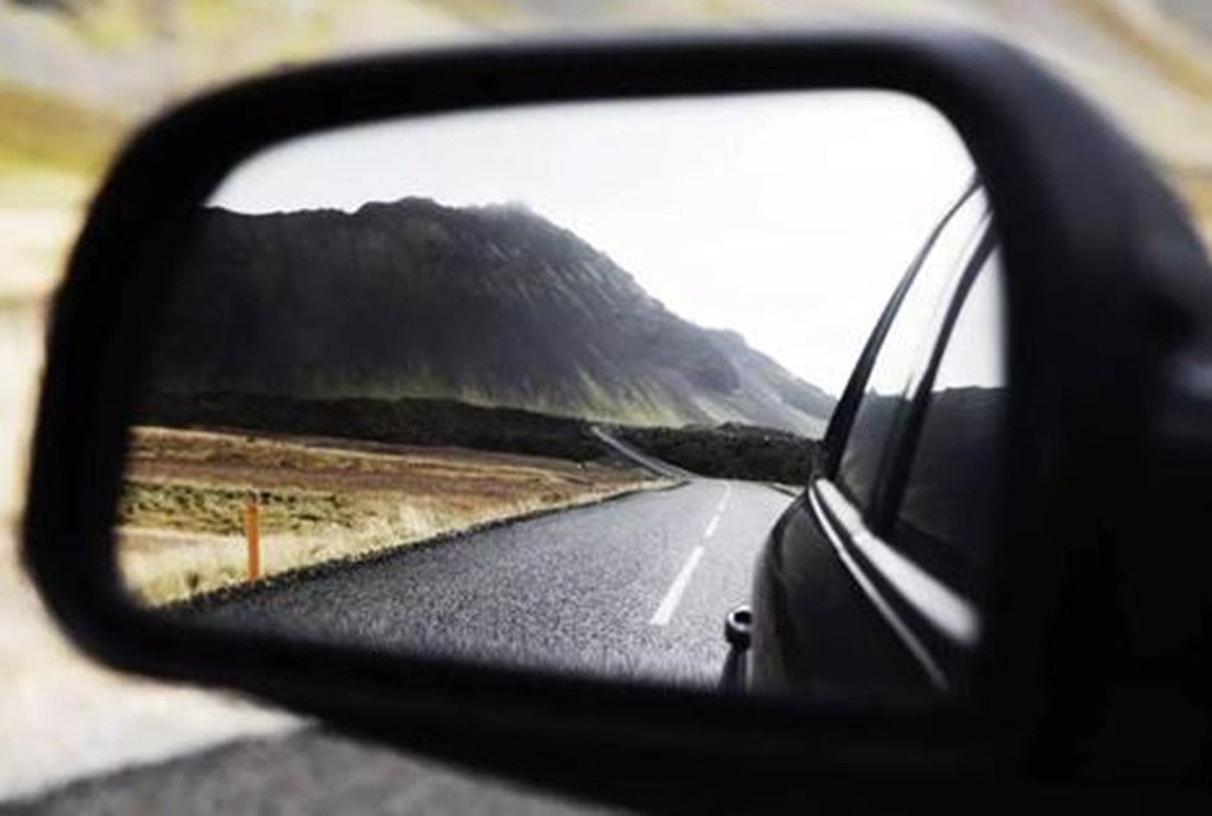 More than 90% of novices don't know how to use the rearview mirror ...