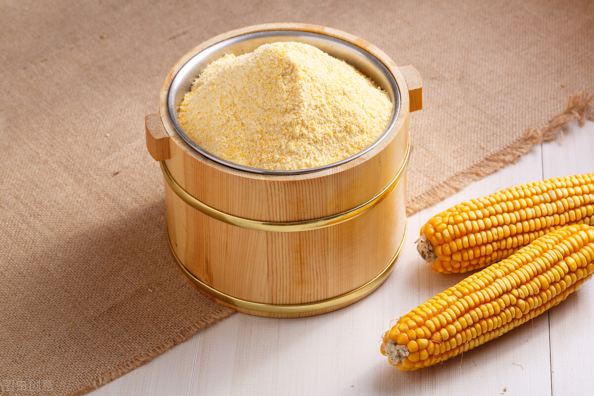 To make cornmeal steamed buns, master one trick. The steamed buns are ...