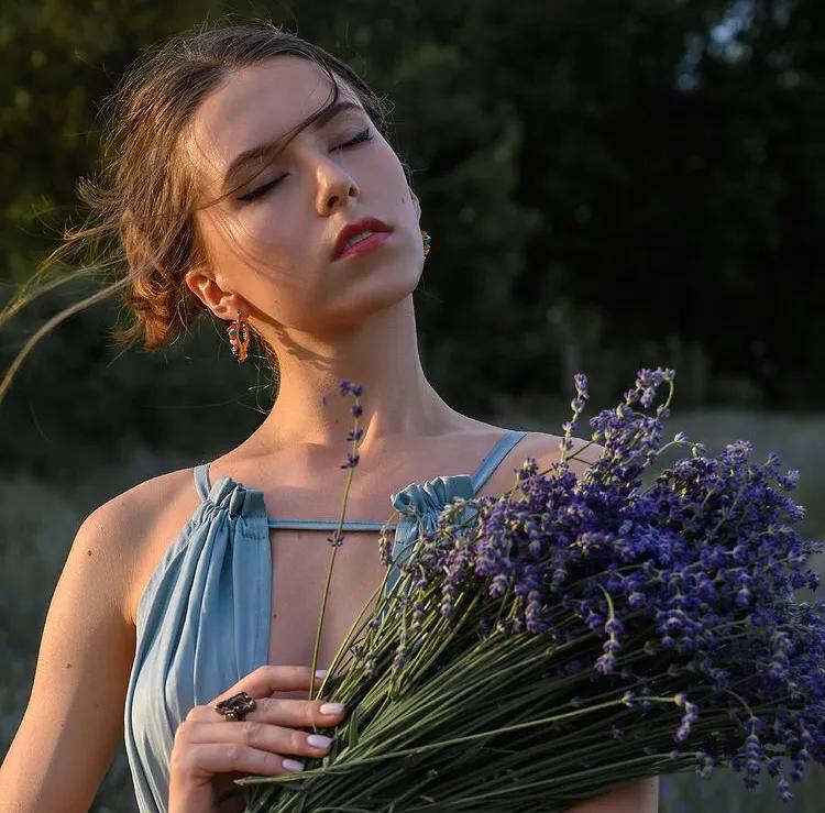 Ukrainian model Viki Virgo - iNEWS