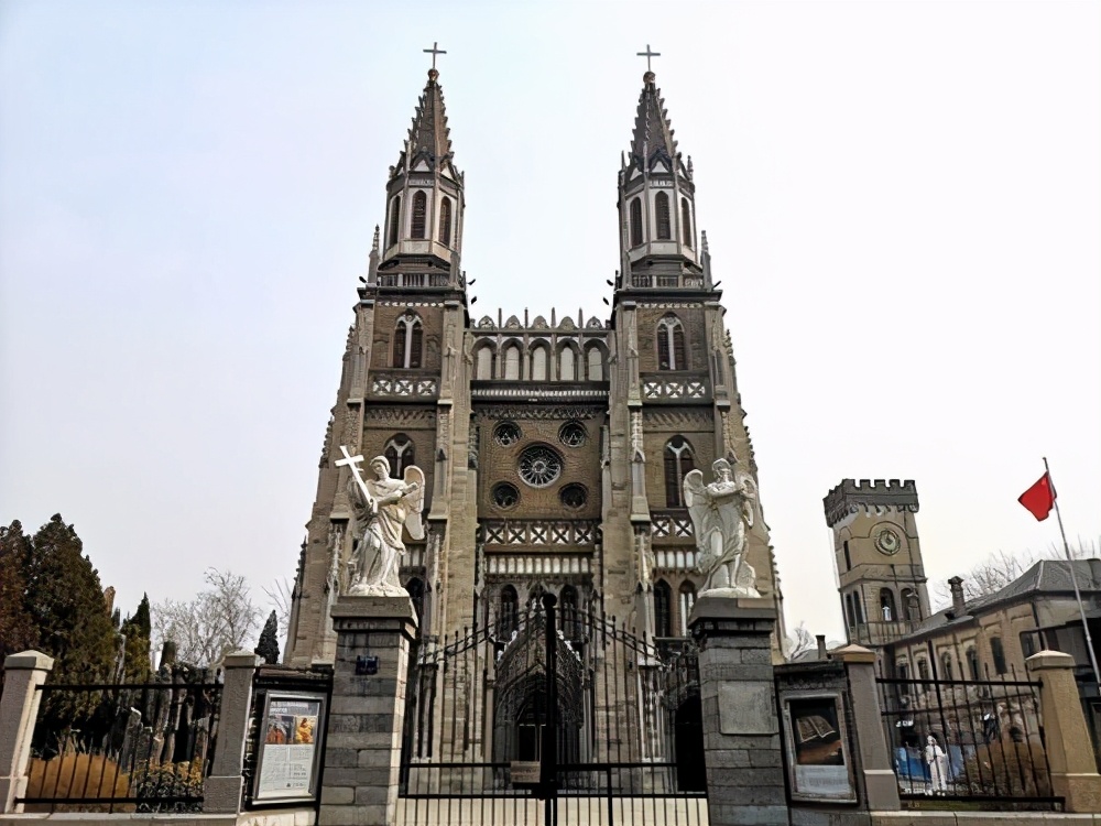 The most famous Catholic church in Jinan, comparable to Notre Dame Cathedral, and the weird ...