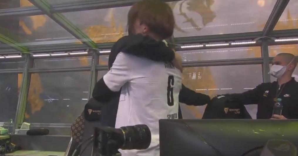 TI10: LGD vs. TS in the finals, Huya SCCC reminds you to be careful of your opponent's Mammoth ...