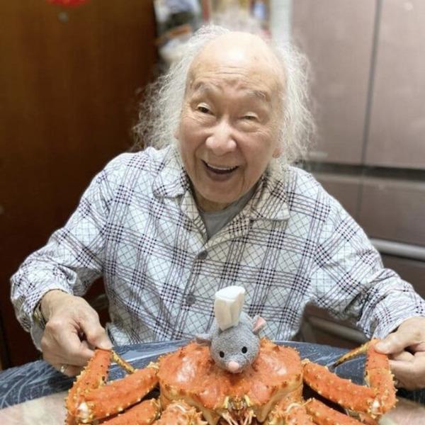 97-year-old old play bone Yu Ming's recent photo exposure, take the ...