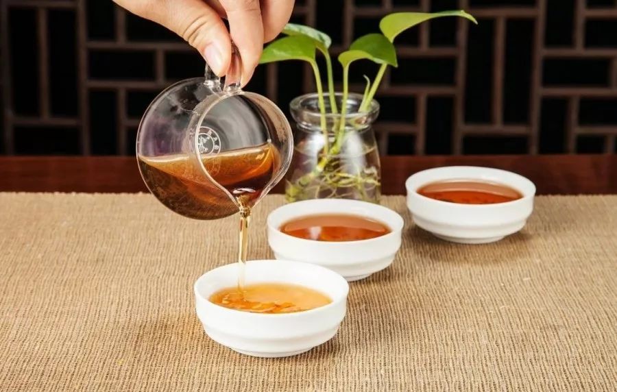 Light tea or strong tea, warm tea or herbal tea, which is more ...