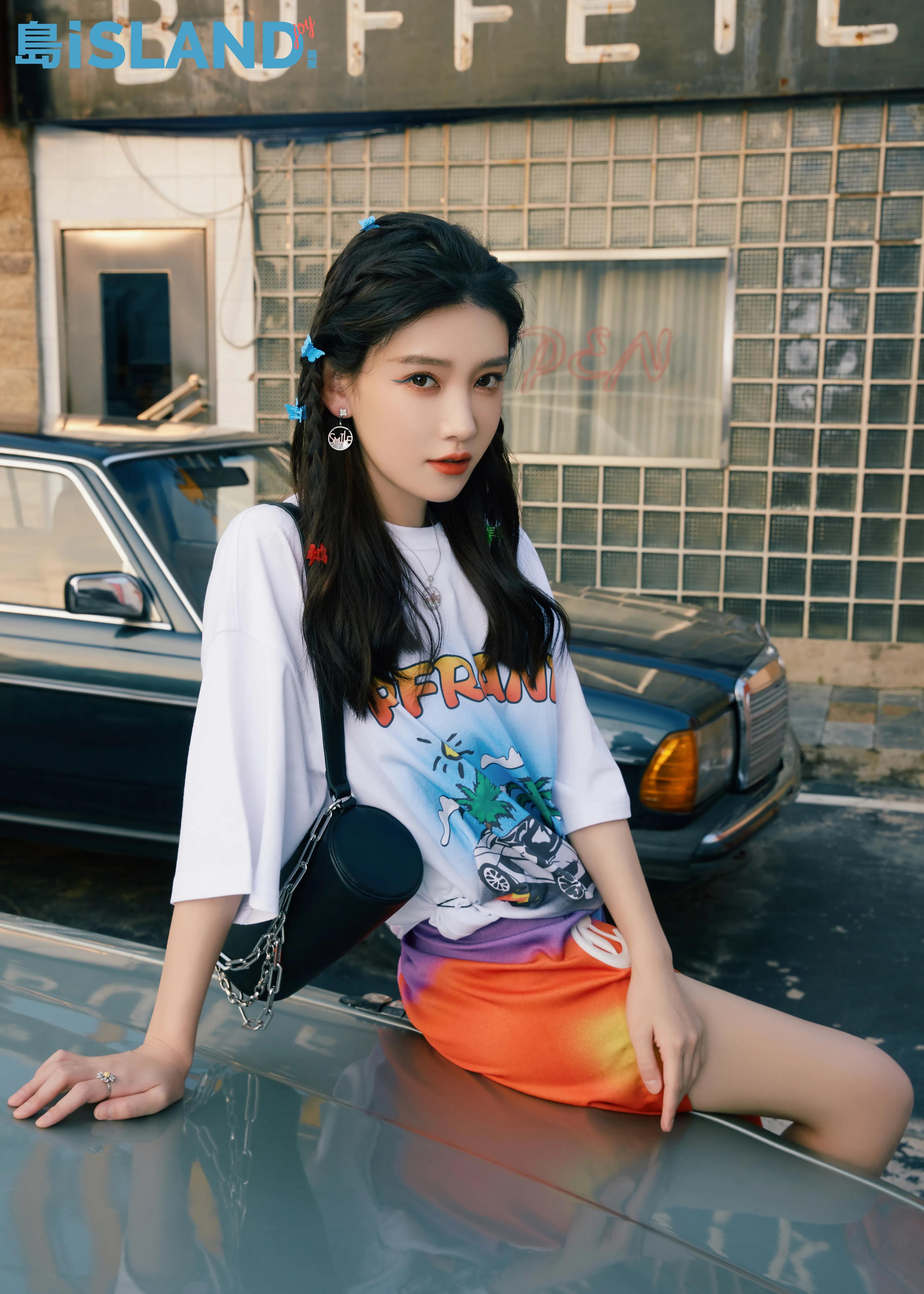 Gentle, charming, confident, free and easy Li Muchen - iNEWS