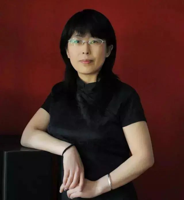 Her paintings are fresh and clear, handsome and full of passion - iNEWS