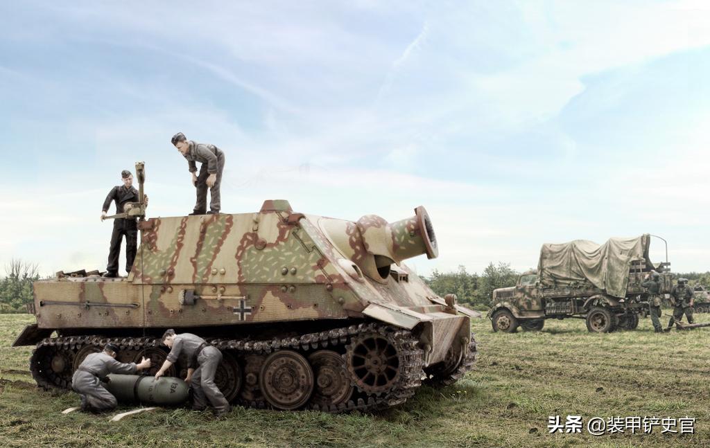 The Assault Tiger's main gun has such a huge caliber, can crew members ...