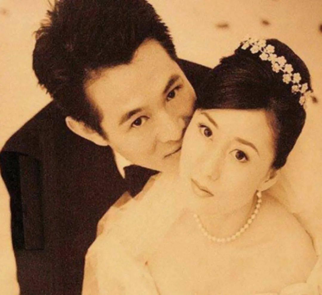 Jet Li's eldest daughter takes photos for her birthday, the two sisters ...