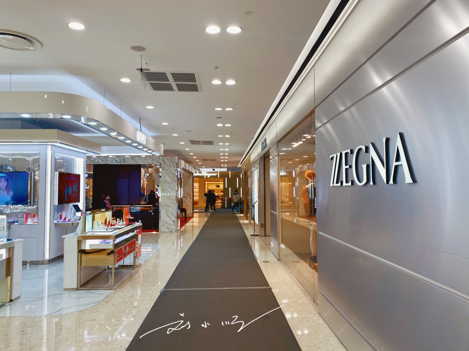 The "most high-end" shopping mall in Hongqi Street, Changchun, has one ...