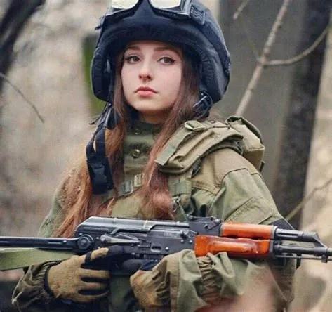 You look so good when you smile!With a smile, I looked at the heroic ...