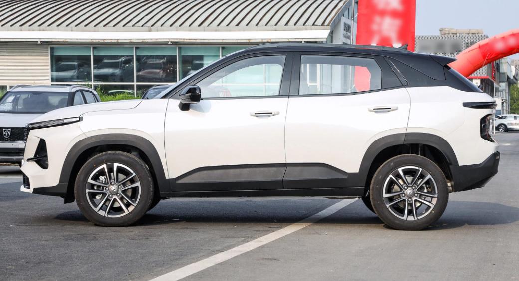 How about Baojun RS-3?Two-color body with 1.5T, low price, but high ...