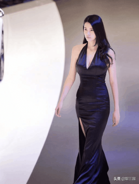 She smashed Wang Sicong, and squeezed Liu Xiaoyu dry. After seeing the photo, the netizens ...