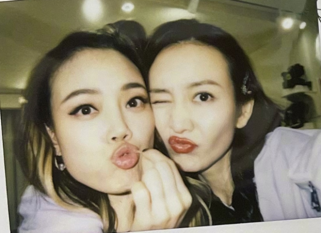 Wang Ou shows cute photos of sisters, Chen Zitong is funny, Joey Yung ...