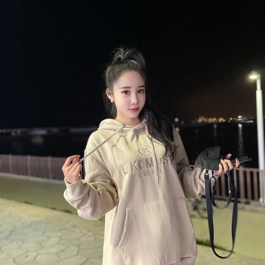 Korean beauty racing model Kang habin, fluttering like the wind returns ...