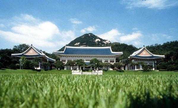 Why is the Korean Presidential Palace called the Blue House? - iNEWS