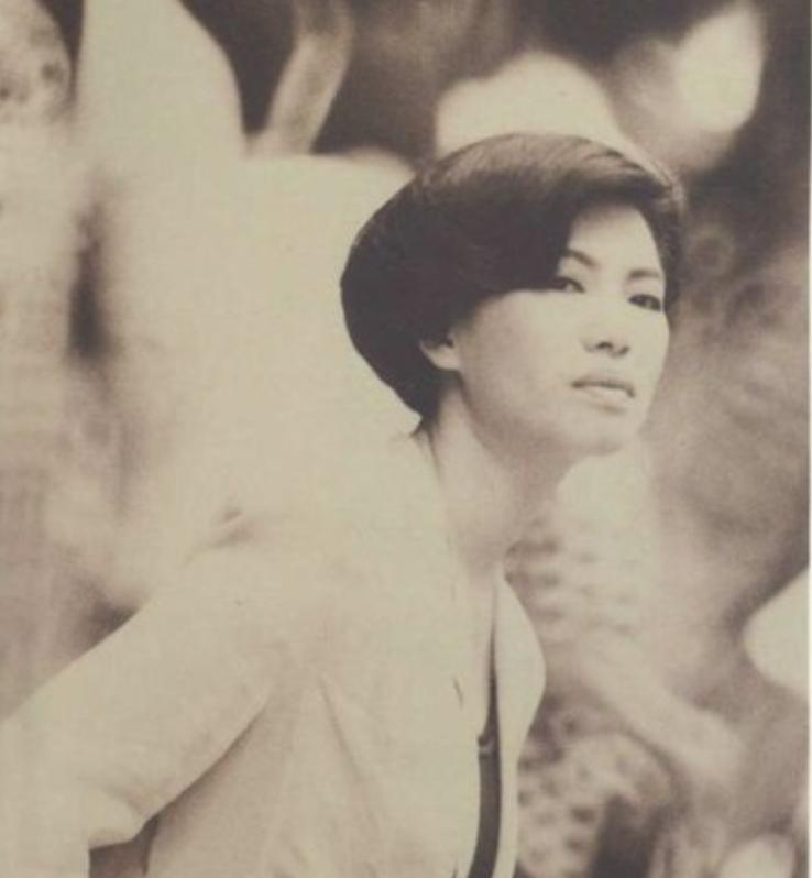 "Superstar Song Empress" Cai Qin's Red Love - iNEWS