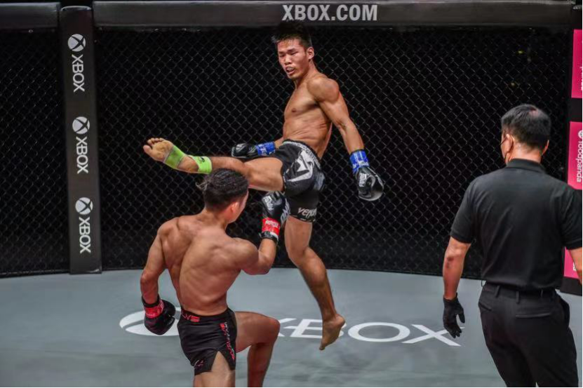 Take a look at "Muay Thai Boy" Zhang Chenglong's New Year's Eve dinner ...