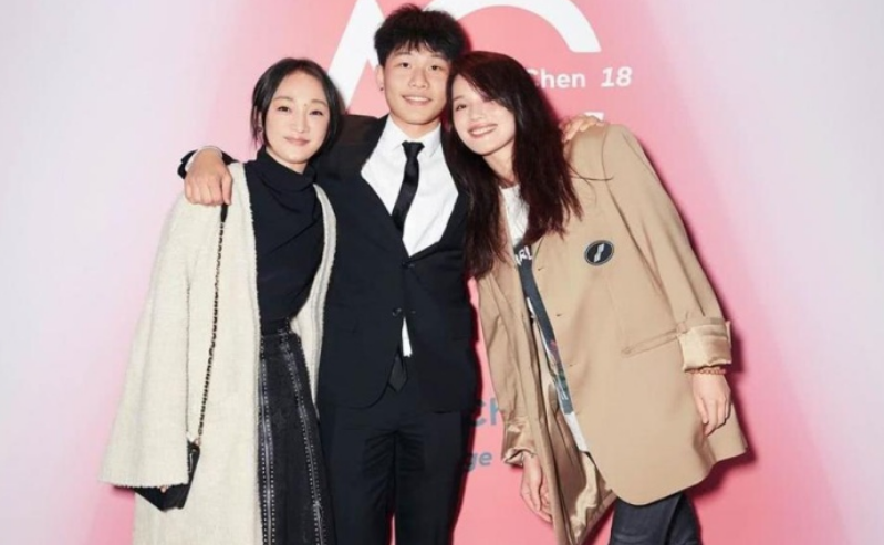 Chen Kun's "mysterious" son is an adult, with a burly figure and high ...