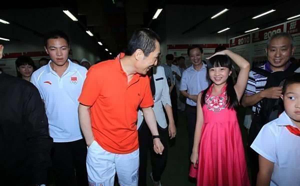 The little girl who pretended to sing for Lin Miaoke back then is now ...