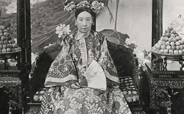 Zou Rong died tragically because Zhang Taiyan was imprisoned in the ...