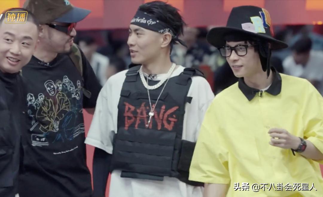 With group, short-term protection, close-knit, snobbery, the social scheming of the male stars ...