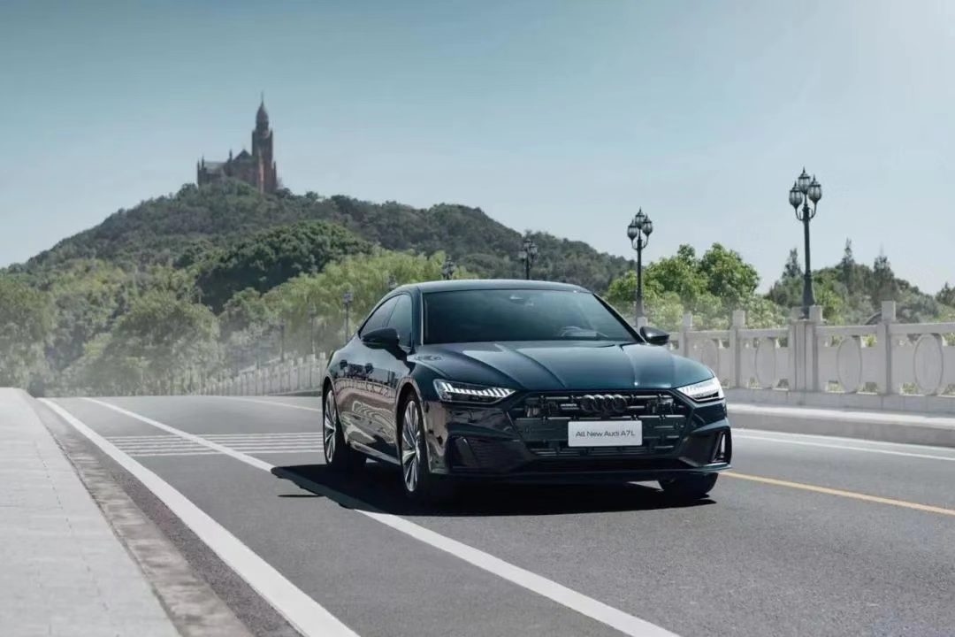 上汽奧迪首作下線，全新A7L能否改寫BBA市場格局？ - 資訊咖