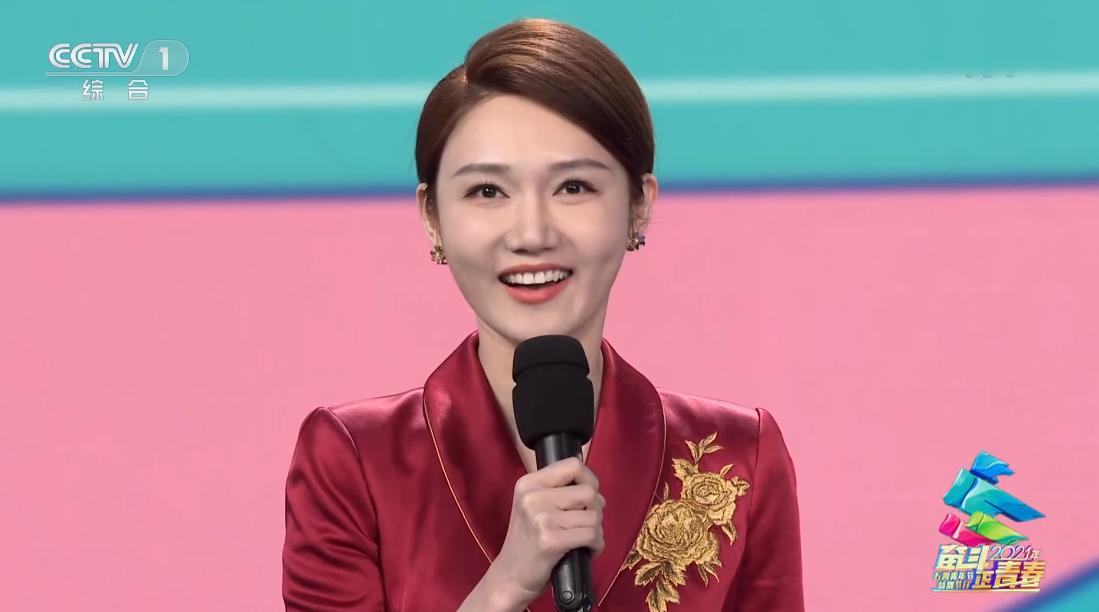 The presence of CCTV host Long Yang continues to increase ...