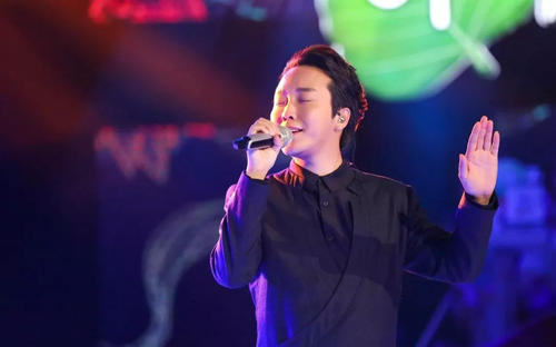 Li Yugang's two-sided life: from beggar to "noble concubine", the ...