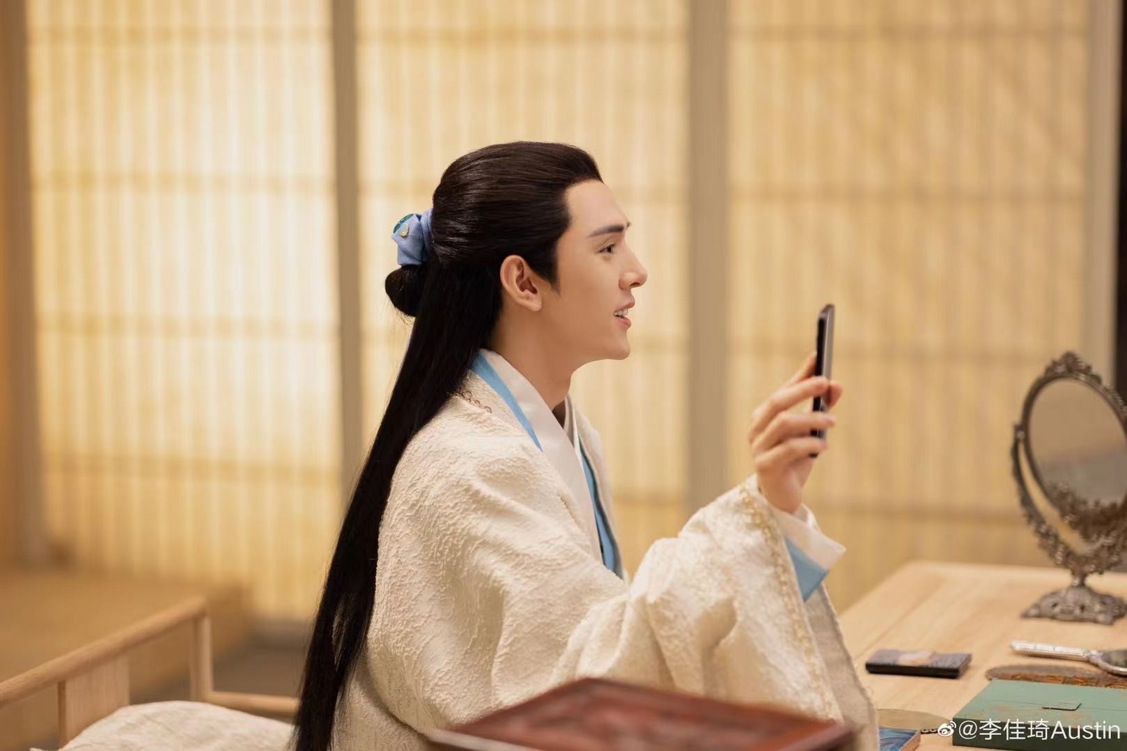 From an anonymous little anchor to "Lipstick Brother", how inspiring is ...