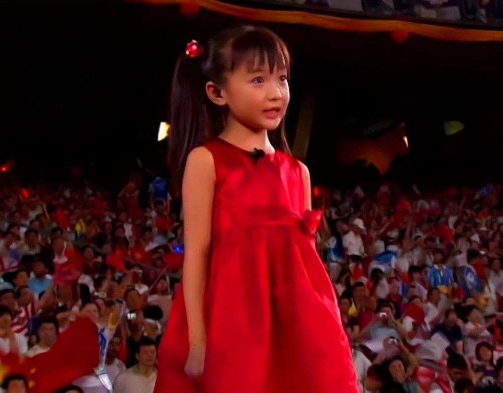 The sound of the Olympics is a recent photo of the girl Yang Peiyi, showing her youthful ...