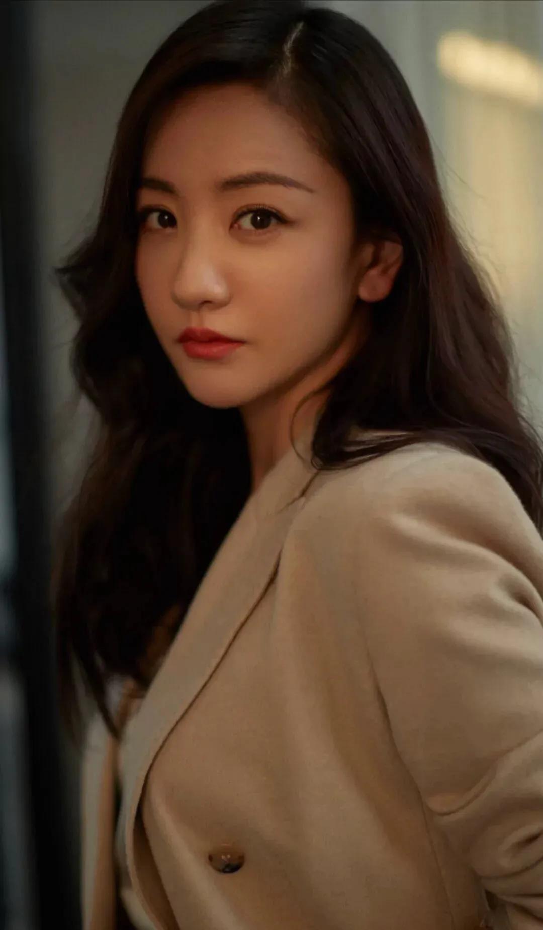 Yunnan beauty Yang Rong, she debuted very early, she doesn't seem to ...