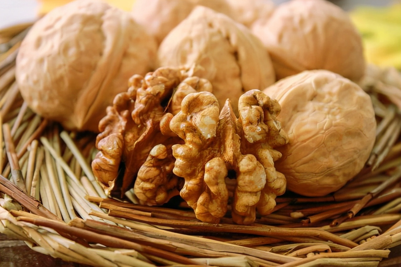 The skin of the walnut kernel "turns black", what's the matter?Reminder ...