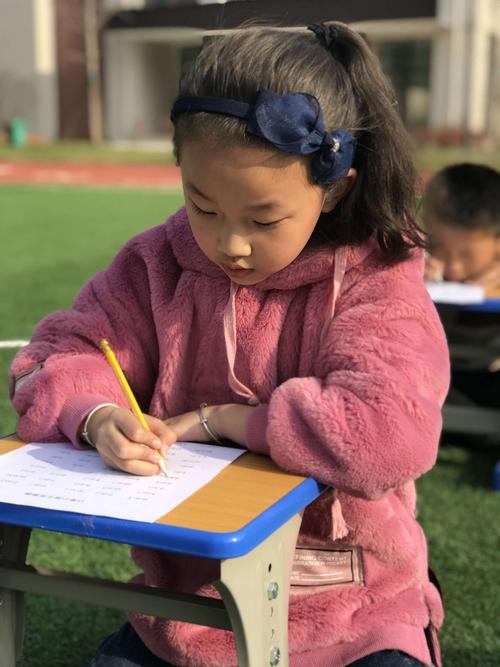 The eldest daughter "Princess Sitting" is a model of aristocratic ...