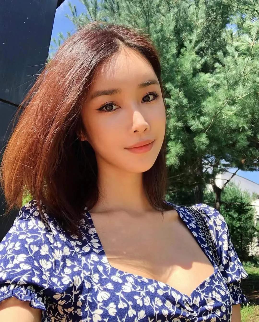 175 Korean models, sweet looking bronze skin, good figure can not be ...