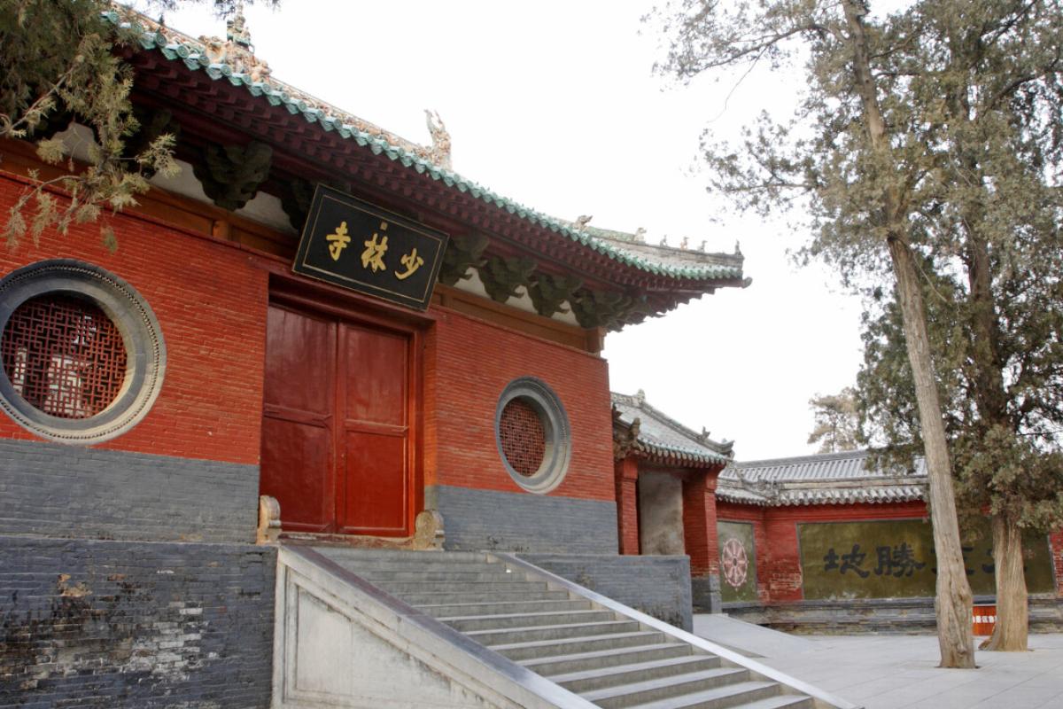 The famous Master Hai Deng in the 1980s was controversial after he ...